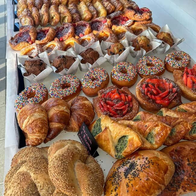 Boothbay Harbor: Breakfast/Coffee Food Tour with Local Guide - The Experience of a Guided Walking Tour