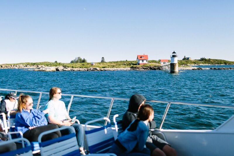 Boothbay Harbor Cruise: Lighthouses, Lobster Haul, and Seals - Comfort and Accessibility