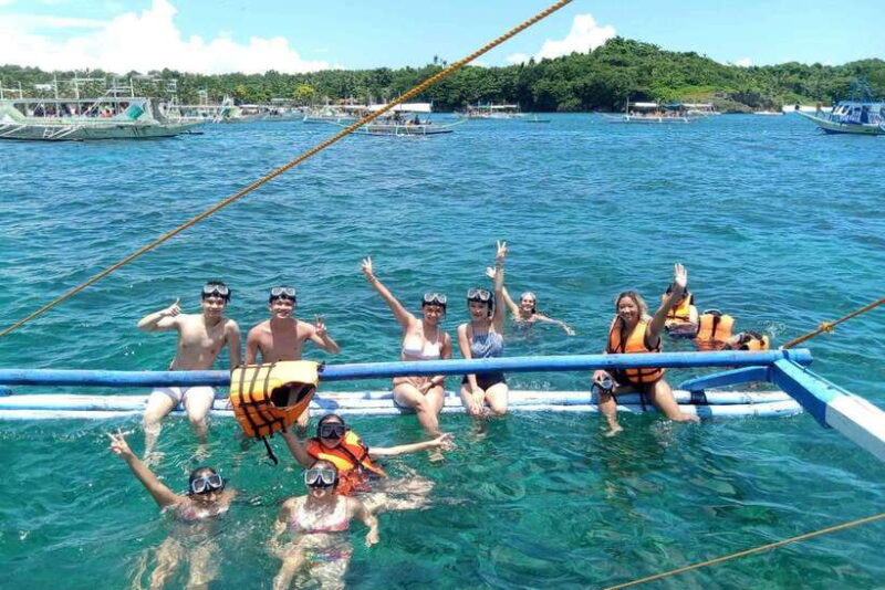 Boracay: Island Hopping Boat Tour with Crystal Cove Entry - Exploring Boracay Island Hopping with Crystal Cove Entry