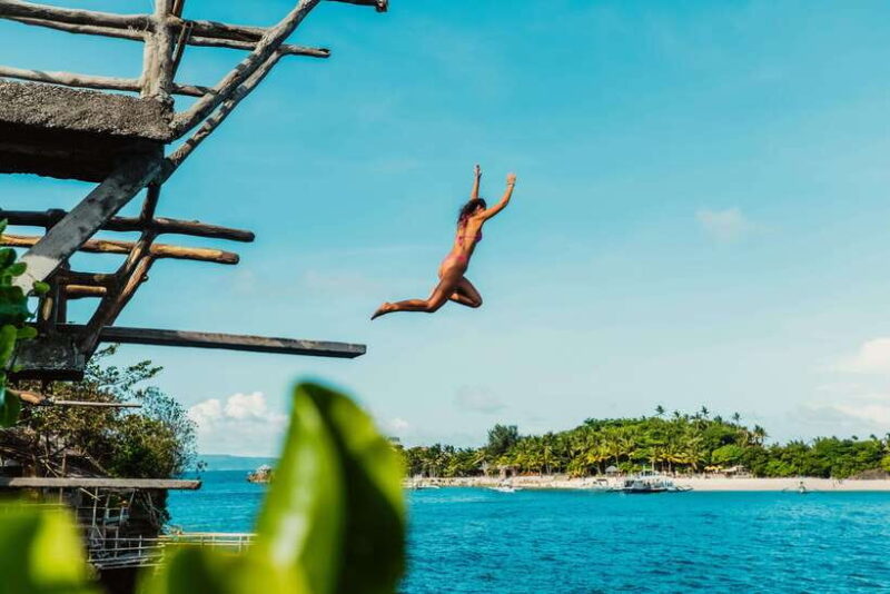 Boracay: Island Hopping & Cliff Jumping by Haqqy Life - Key Points