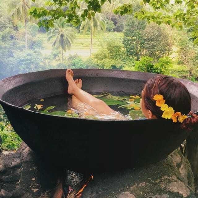 Boracay: Island Hopping with Buffet Lunch & Helmet Diving - Analyzing Value and Practical Considerations