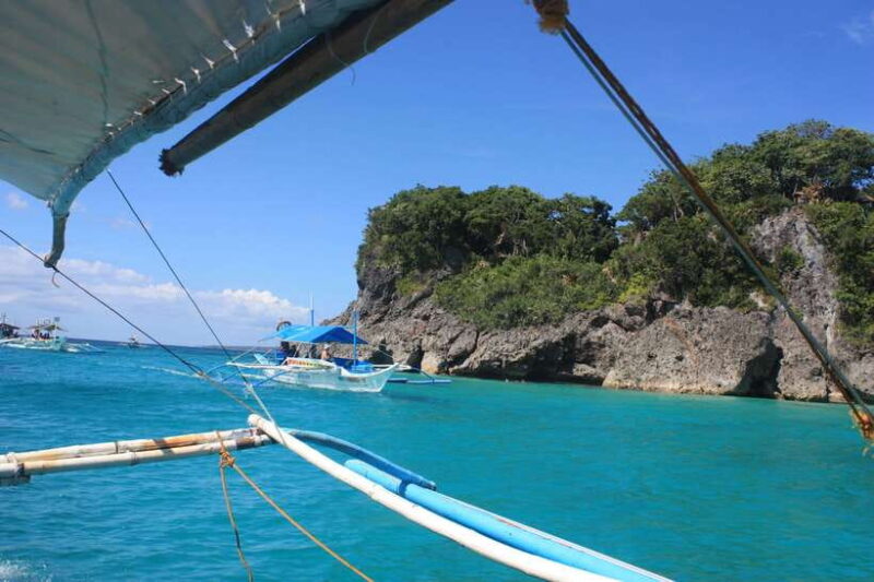 Boracay Island Hopping With Buffet Lunch - What Travelers Love and What Challenges You Might Face
