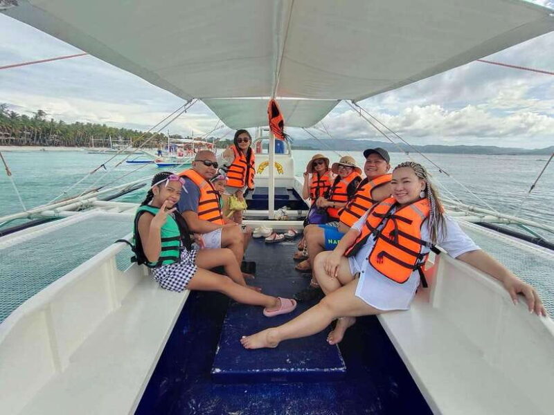 Boracay: Island Hopping with Lunch - What to Expect: An In-Depth Look at the Tour