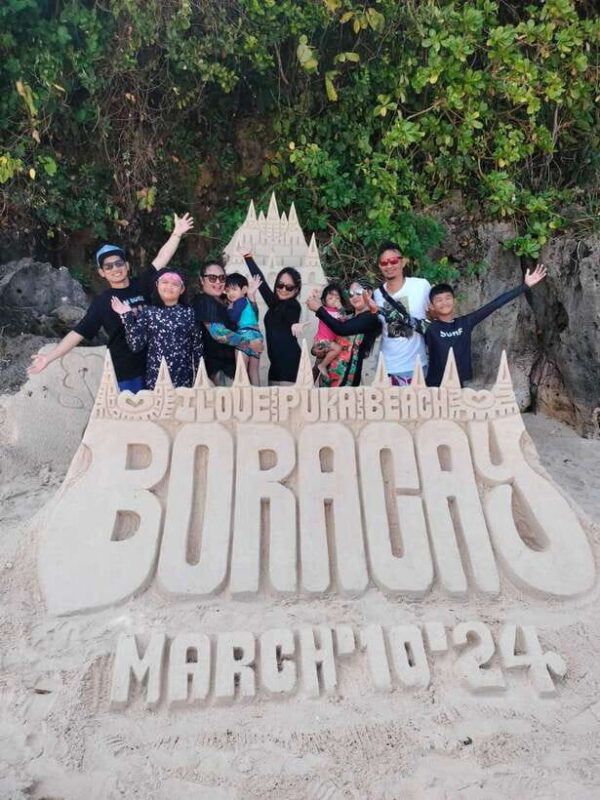 Boracay: Island Hopping with Snorkeling and Crystal Cove - The Dining Experience