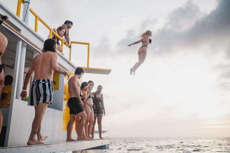 Boracay: Sunset Cruise Boat Party by Haqqy Life - The Pros and Cons Based on Reviews