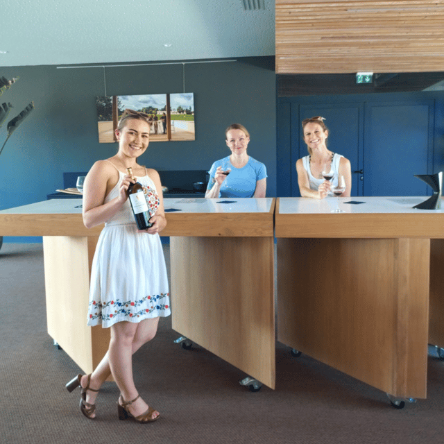 Bordeaux by Gravel Bike : Historic center & vineyards - What Makes This Tour Stand Out