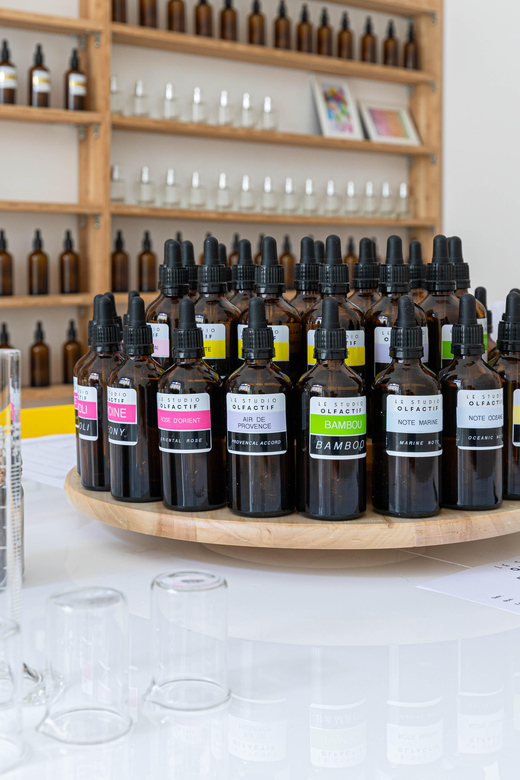 Bordeaux City Center : Perfume Creation Workshop 2h30 - An In-Depth Look at the Bordeaux Perfume Workshop