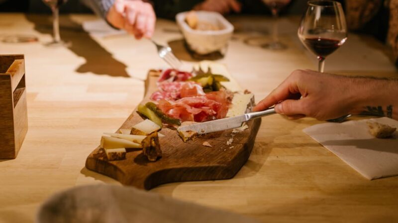 Bordeaux : Evening Food and Wine Tour with local delicacies - Why This Tour Works Well