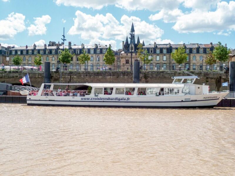 Bordeaux: Guided River Cruise - Live Commentary in French and English
