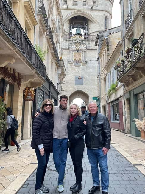 Bordeaux: Guided Waking Tour in French - Walk Through Bordeaux’s Historic Landmarks