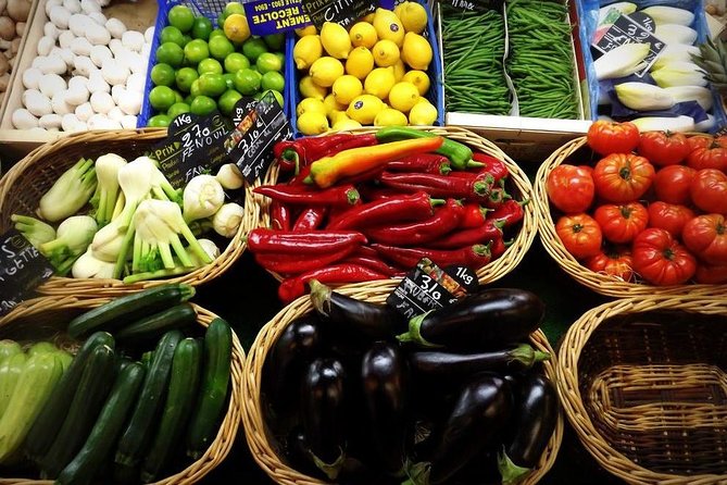 Bordeaux Old Town & Market Local Food With Wine Tastings Tour - Navigating Accessibility and Transportation Options