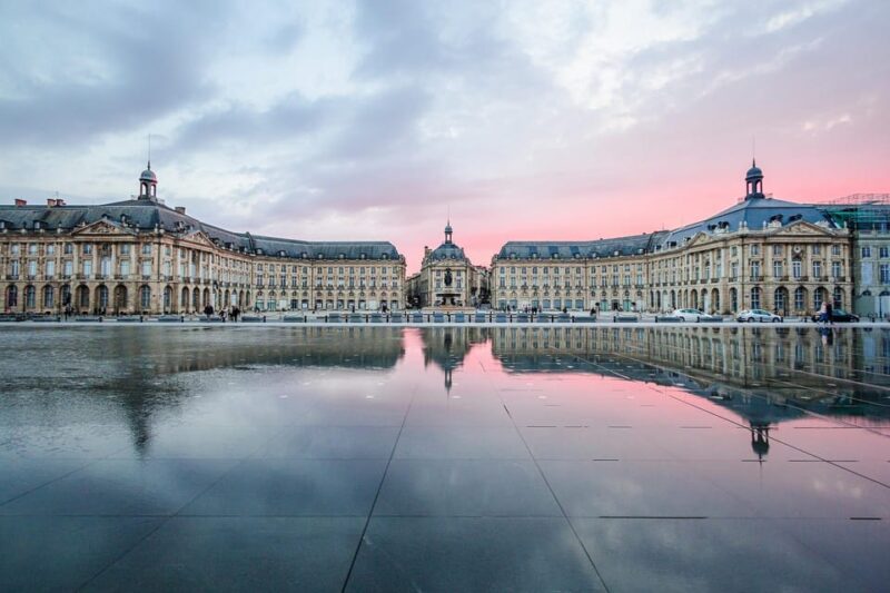 Bordeaux private guided city tour - The Sum Up