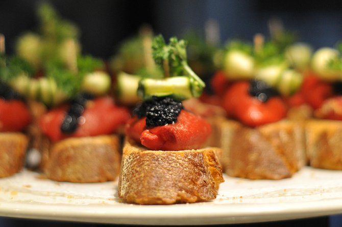 Born to Eat: Gourmet Tapas & Wine Small Group Tour in Old Barcelona - Tour Experience