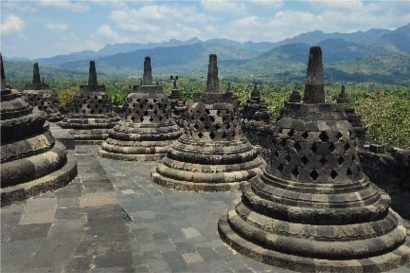Borobudur All Access & Prambanan Guided Tour with Entry Fees - Combining the Sites: A Day Well Spent