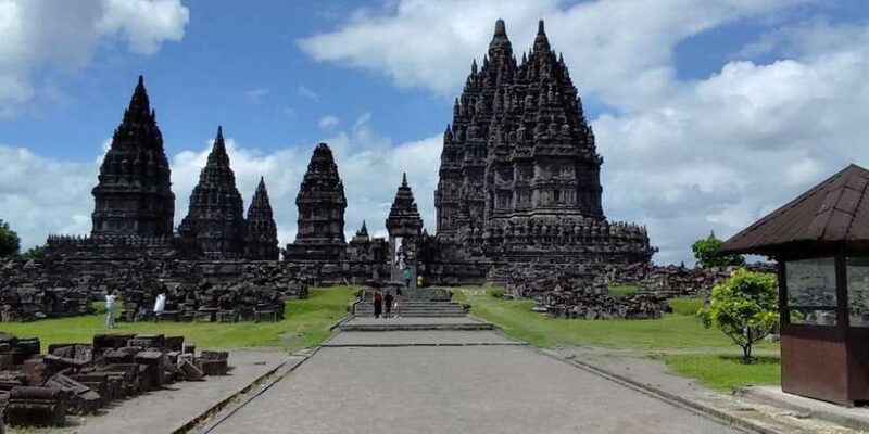 Borobudur Climb To The Top, Prambanan & Ramayana Ballet - Key Points