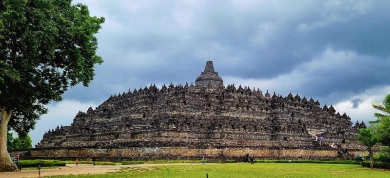 Borobudur Climb To The Top, Prambanan & Ramayana Ballet - What’s Worth the Price?