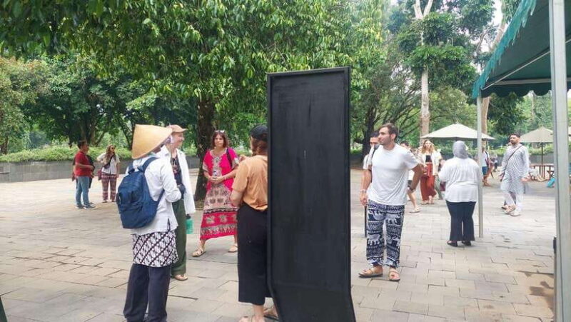 Borobudur climb up and Prambanan private tour - Key Points