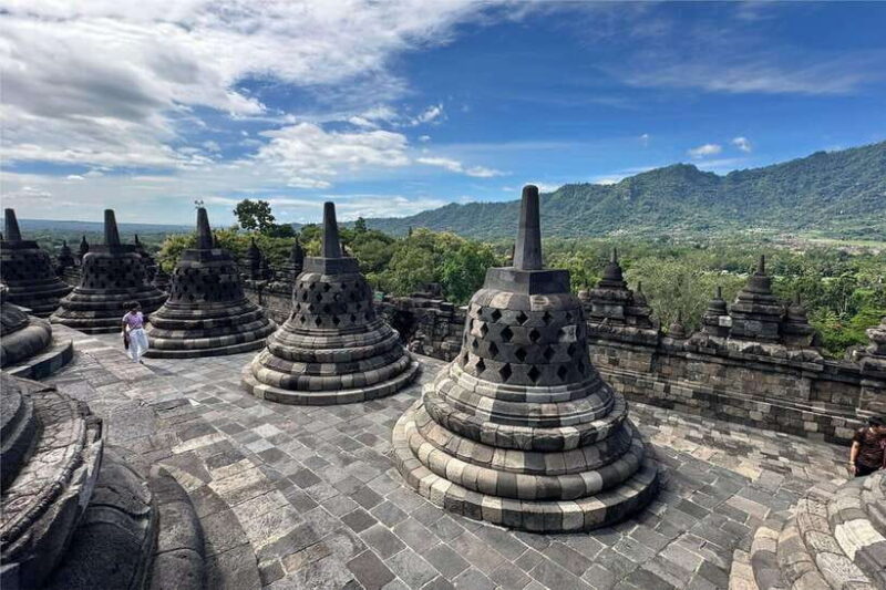 Borobudur Climb-up & Prambanan Day Tour (Tickets Guarantee) - The Itinerary Breakdown