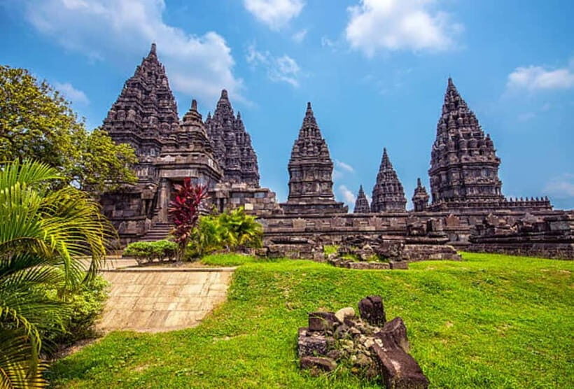 Borobudur &Prambanan Temple Tour Guaranteed Climb to the top - Exploring the Buddhist Architecture