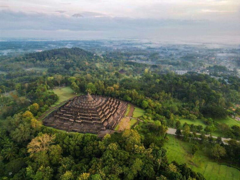 Borobudur Tour : guarantees climb up top of temple structure - Who Is This Tour Best Suited For?