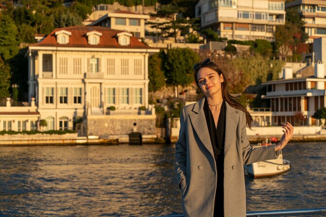 Bosphorus Afternoon Cruise on Yacht - With Live Guide - Onboard Amenities and Comforts