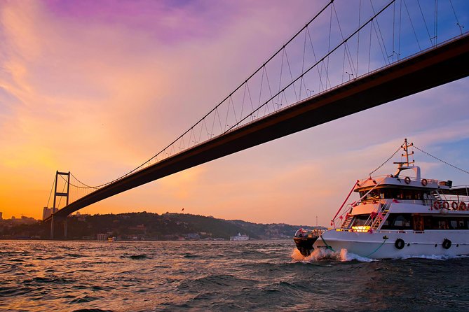 Bosphorus Cruise and Two Continents Tour with Lunch at the top of Camlica Hill - What the Critics Say
