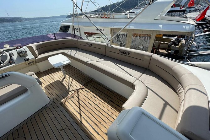 Bosphorus Cruise with 14m Yacht for Private Groups - The Sum Up