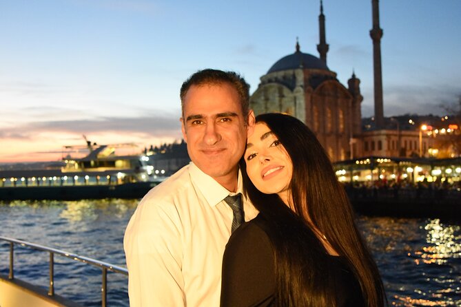 Bosphorus Night Cruise With Luxury Yacht - Romantic Live Music With a Violinist