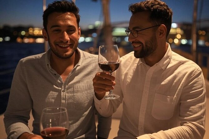 Bosphorus Night Yacht Cruise With Live Violinist - Onboard Amenities and Refreshments