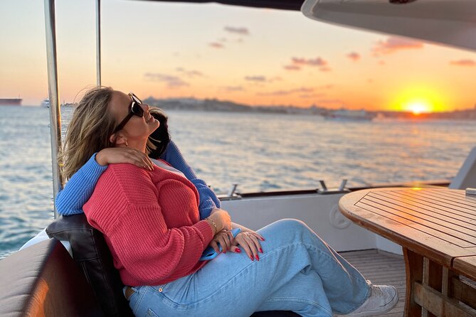 Bosphorus Sunset or Daytime Yacht Cruise with Snacks & Live Guide - FAQ