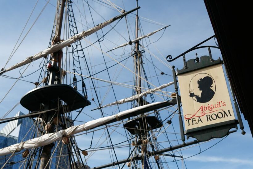 Boston: Boston Tea Party Ships and Museum Interactive Tour - Boston: Boston Tea Party Ships and Museum Interactive Tour