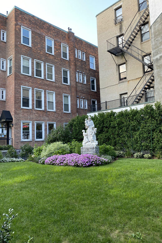 Boston: Freedom Trail Guided Walking Tour in French - The Modern Side of Boston