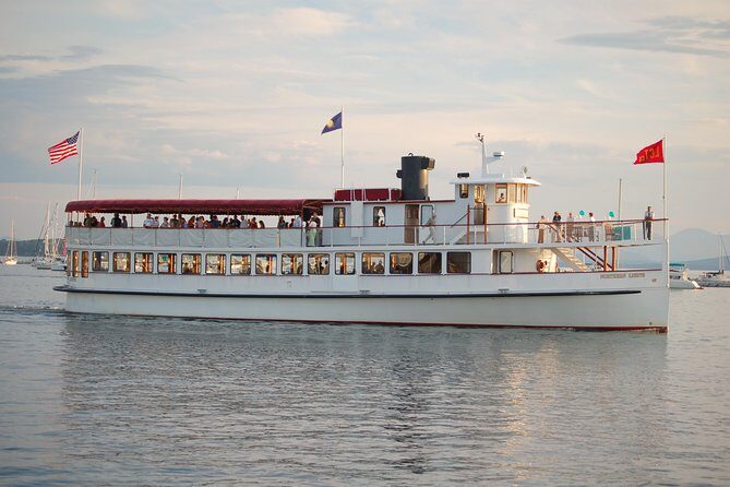 Boston Harbor Fall Foliage Brunch Cruise - The Experience and Its Atmosphere