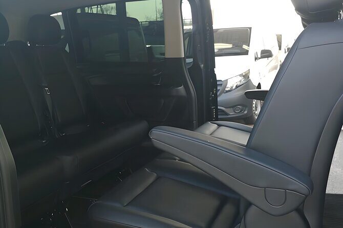 Boston Logan Airport Chauffeur, Boston Airport private Transfer - The Details of Your Boston Airport Transfer Experience