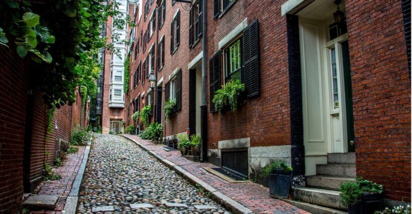 Boston: Private Driving Tour with a Local Guide - Key Points