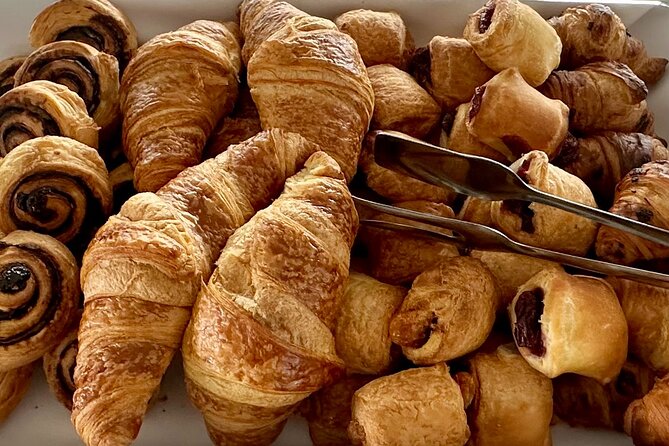 Bottomless Brunch and Cruise With Prosecco in Budapest - Pickup and Meeting Details