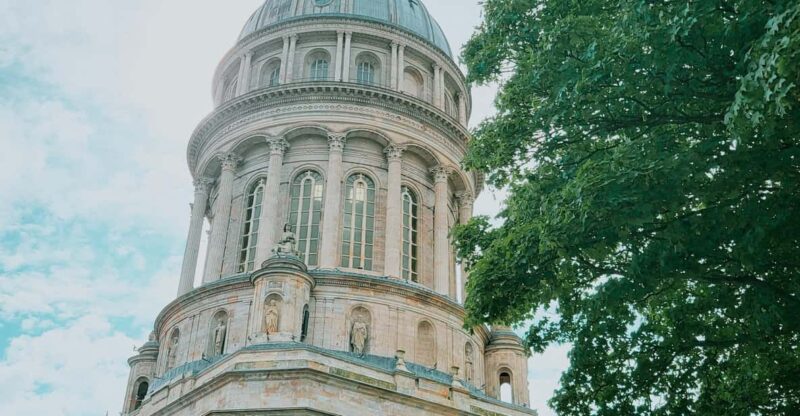 Boulogne: Discovery of the Old Town - Architectural Marvels at Every Turn