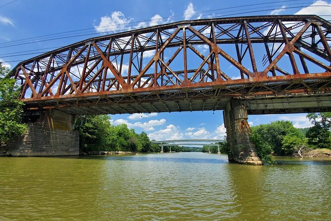 Bourbon Boat Tour in Frankfort With Tasting - Included Beverages and Refreshments