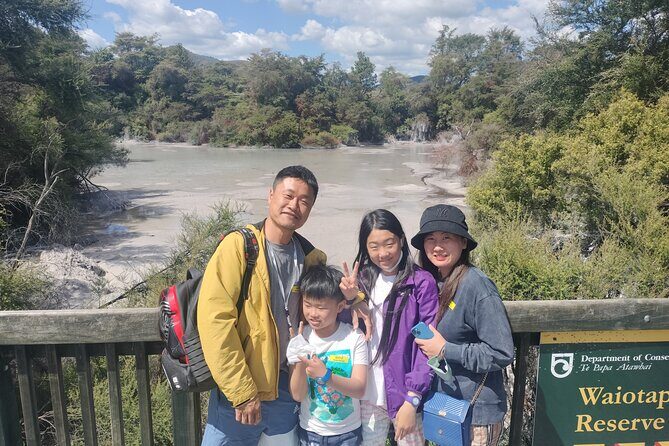 Boutique tour , Mt Maunganui, NZ farm, Rotorua lakes/geothermal - Exploring Lake and Forests