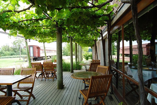 Bouza Winery Tastings and Tapas (Esp, Eng, Port) - Tour Duration and Group Size