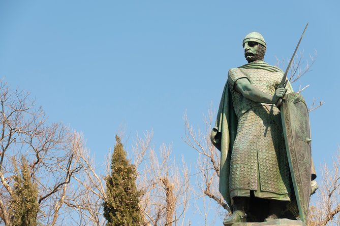 Braga and Guimarães Full Day Private Tour From Porto - Discovering Historical Landmarks
