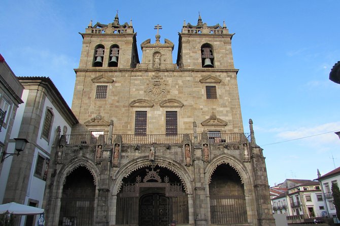 Braga and Guimarães Tour with Lunch from Porto - FAQ