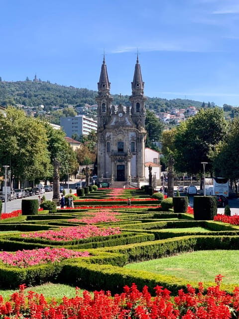 BRAGA E GUIMARÃES c/ Visit to a wine estate and wine tasting - The Sum Up