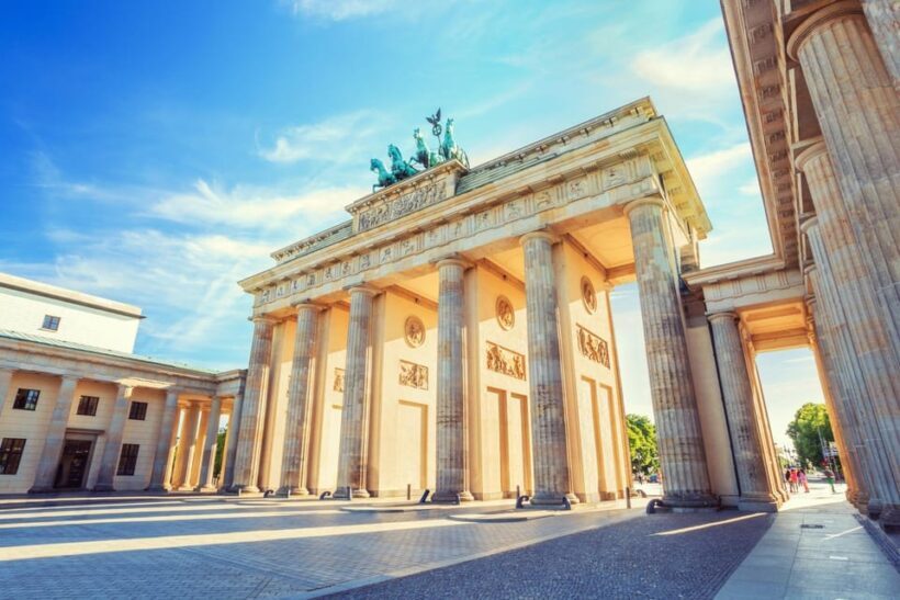 Brandenburg Gate and Berlin Off the Beaten Path Walking Tour - Key Points