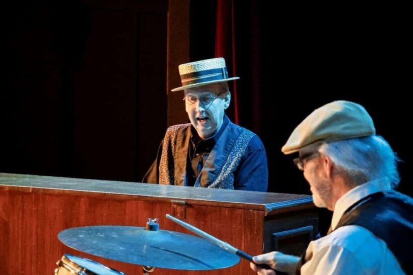 Branson: Comedy Bash Dinner Show - A Detailed Look at the Branson Comedy Bash Dinner Show