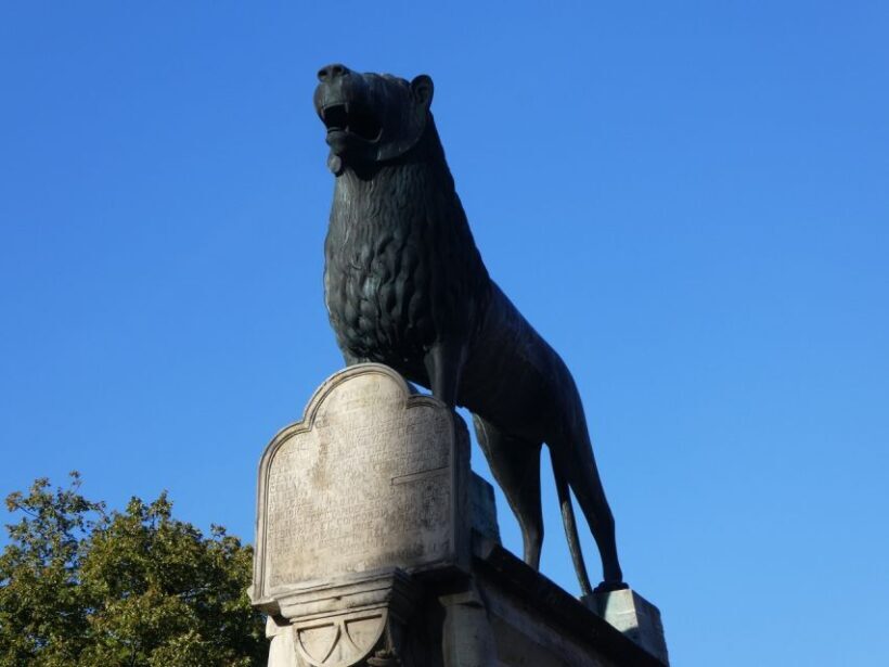 Braunschweig: Private City Walking Tour with Certified Guide - Authenticity and Extra Tips