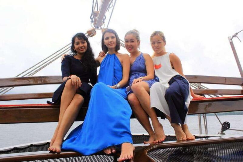 Breakfast Cruise onboard a Tall Ship Royal Albatross - Who is This Experience Best For?