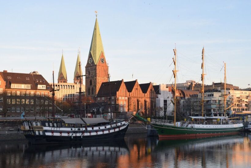 Bremen: Private Walking Tour with a Professional Guide - Exploring Bremen: A Deep Dive into the Experience