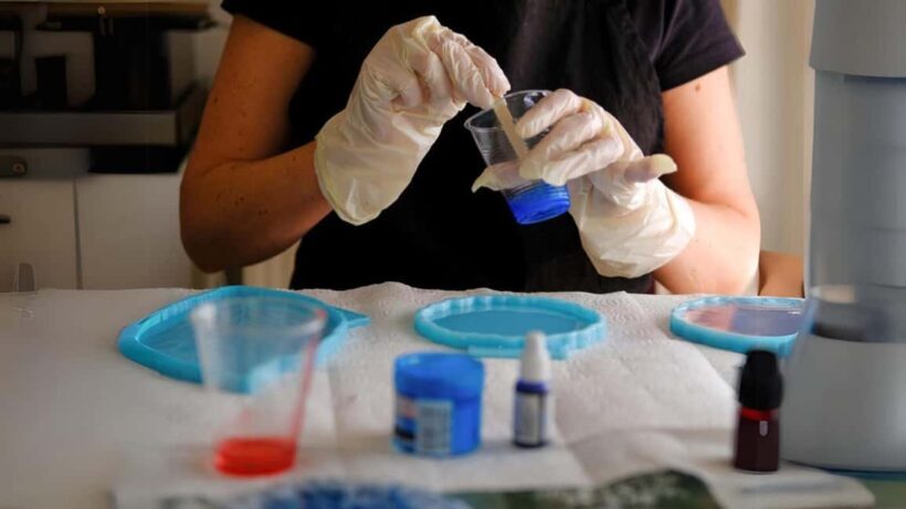 Brisbane: Resin Art Classes - Cheeseboards & Coasters - Key Points