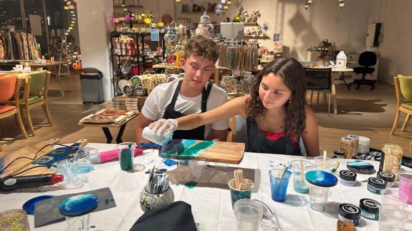 Brisbane: Resin Art Classes - Cheeseboards & Coasters - Who Will Love This Experience?